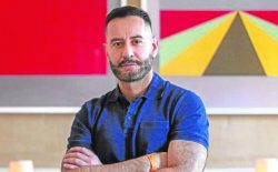 La semana de Alexander Apóstol: El artista que desafía al autoritarismo ...